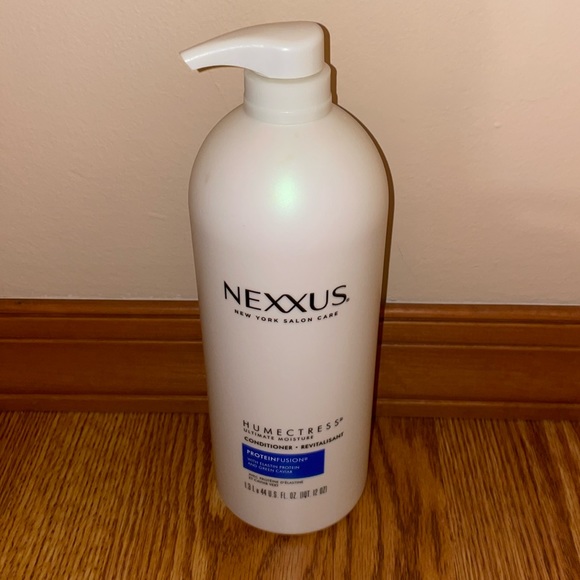 Nexxus | Hair | Nexxus Humectress Ultimate Moisture Conditioner | Poshmark